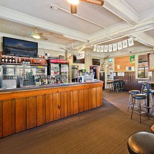 Central Hotel Stroud, Dungog - Modern Australian Restaurant Menu, Phone ...