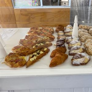 Hugs Brisbane, Stafford - Cafe Restaurant Menu, Phone, Reviews | AGFG