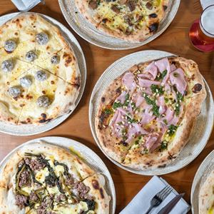 Pizzeria Sisily Bar and Dining, Caloundra - Italian Restaurant Menu ...