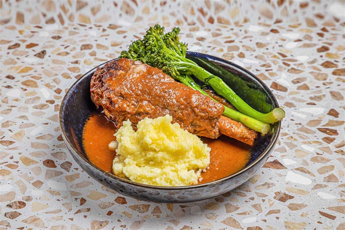 Den Devine Restaurant & Music Hall, Broadbeach - International ...