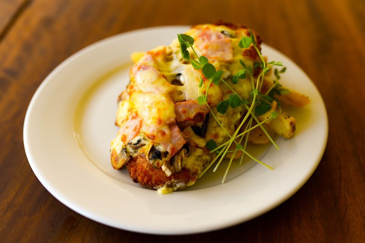 Apple Tree Creek Pub, Apple Tree Creek - Modern Australian Restaurant ...