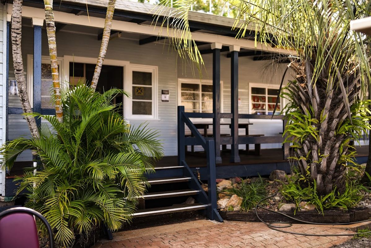 Apple Tree Creek Pub, Apple Tree Creek - Modern Australian Restaurant ...