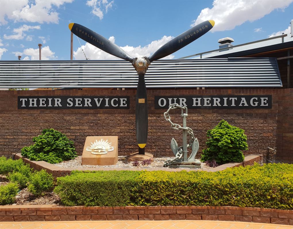 Charleville RSL, Charleville - Pub Food Restaurant Menu, Phone, Reviews ...