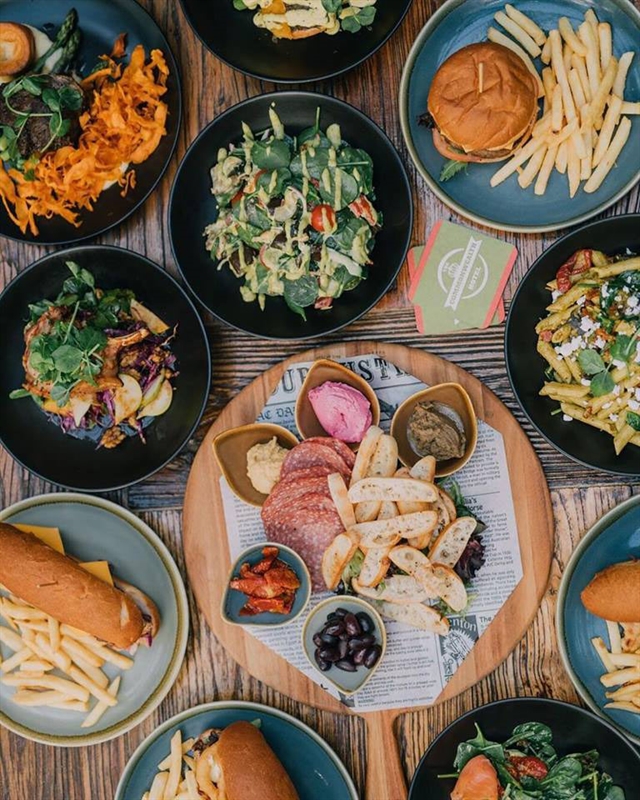 Commonwealth Hotel, Cooks Hill - Menus, Phone, Reviews | AGFG