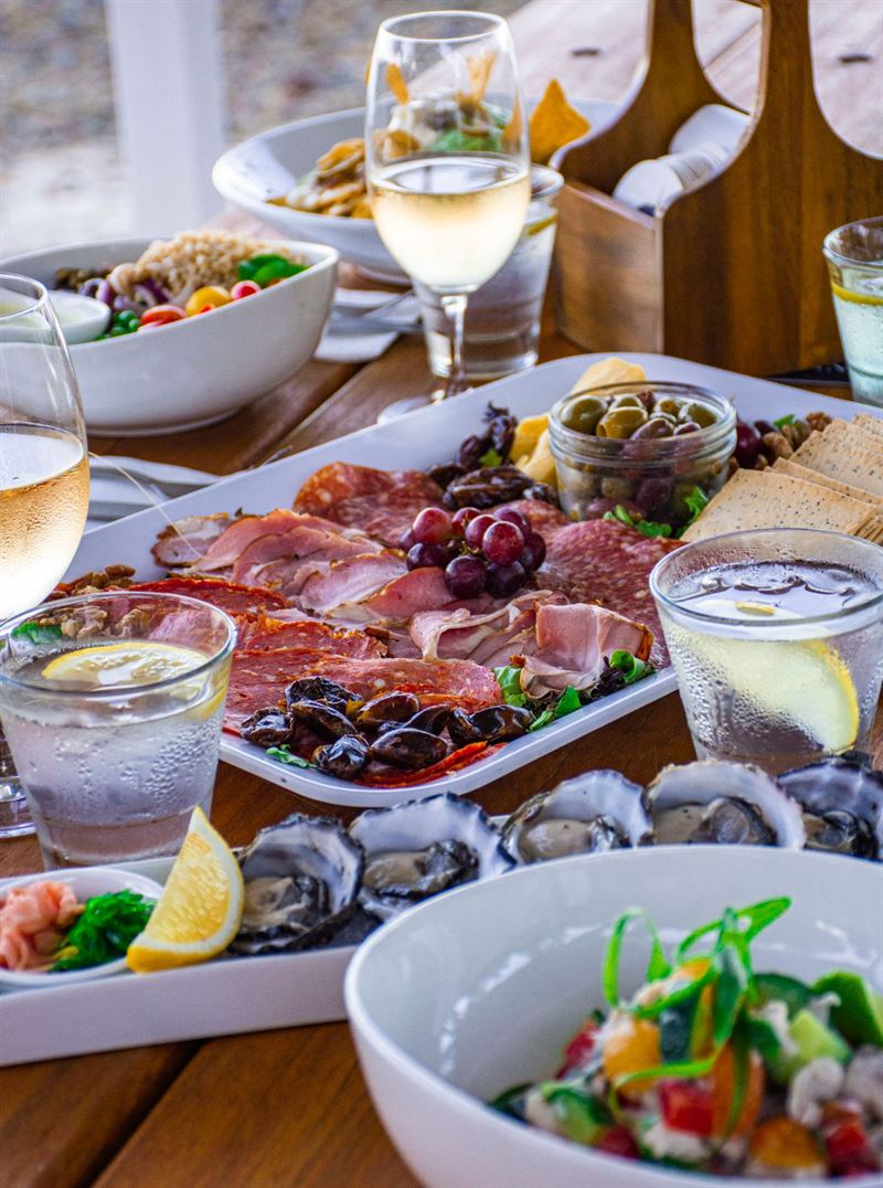 Northerlies Beach Bar and Grill, Airlie Beach - Modern Australian ...