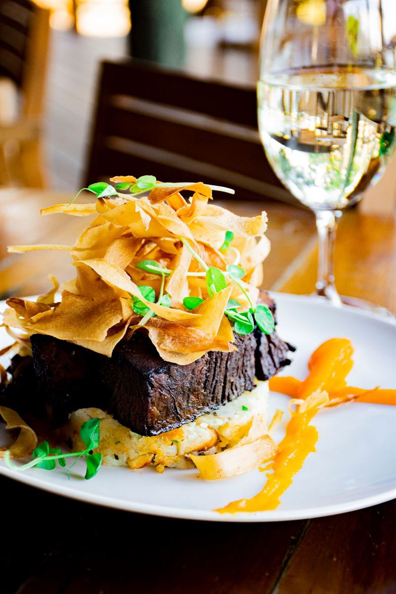 Northerlies Beach Bar and Grill, Airlie Beach - Modern Australian ...