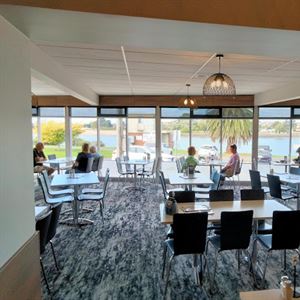 The Elimatta Hotel, Devonport - Pub Food Restaurant Menu, Phone ...