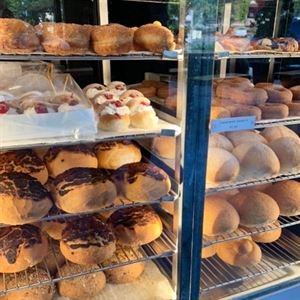 Davies Bakery, Tarragindi - Bakery Restaurant Menu, Phone, Reviews | AGFG