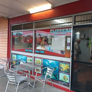 FLIPPERS FISH & CHIPS, Walkervale - Seafood Restaurant Menu, Phone ...