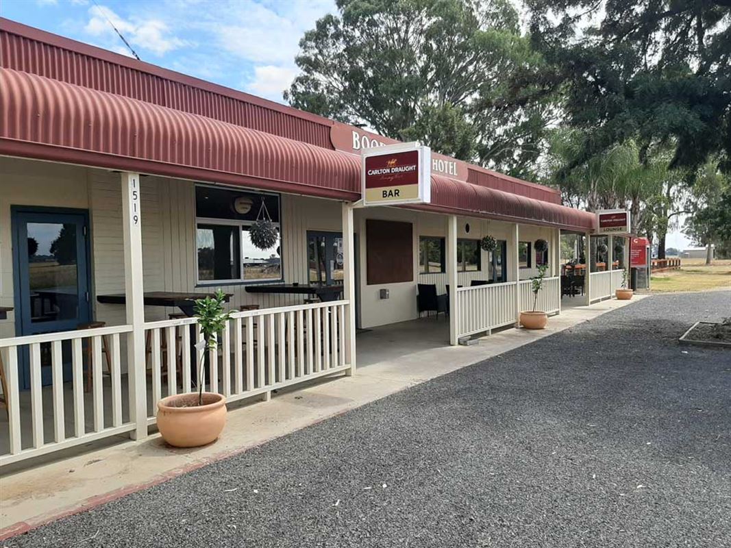 Buffalo Brewery - Boorhaman Hotel, Boorhaman - Modern Australian ...